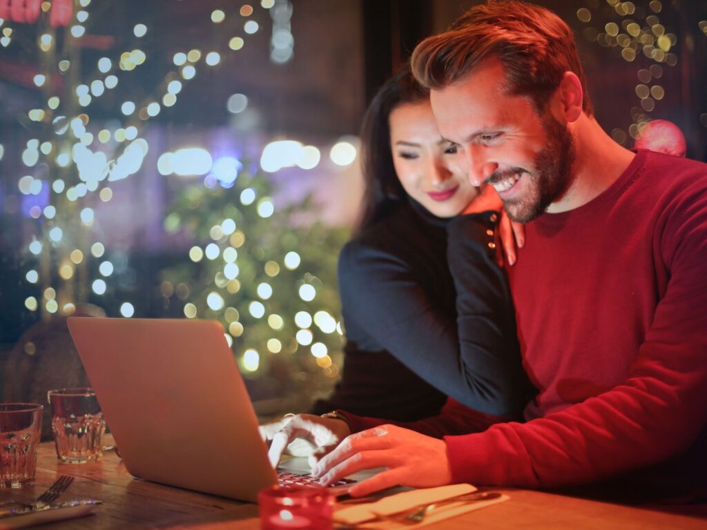 Romantic Christmas Bucket List: 50 Fun Christmas Date Ideas
